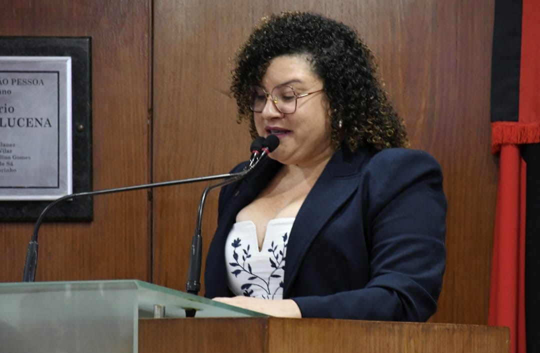 Jailma Carvalho se emociona durante homenagem à Casa Pequeno Davi: “ A ...